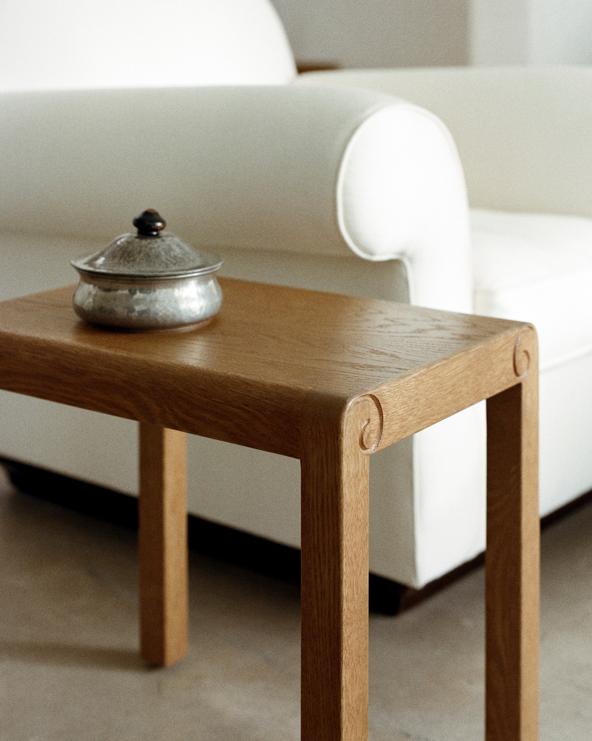 Oak Side Table – Desmar